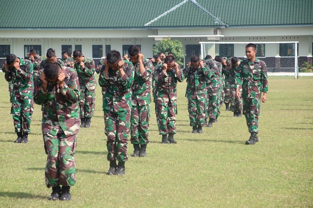 Prajurit Yonif Para Raider 503/MK/18/2 Kostrad Latihan Ground Training ...