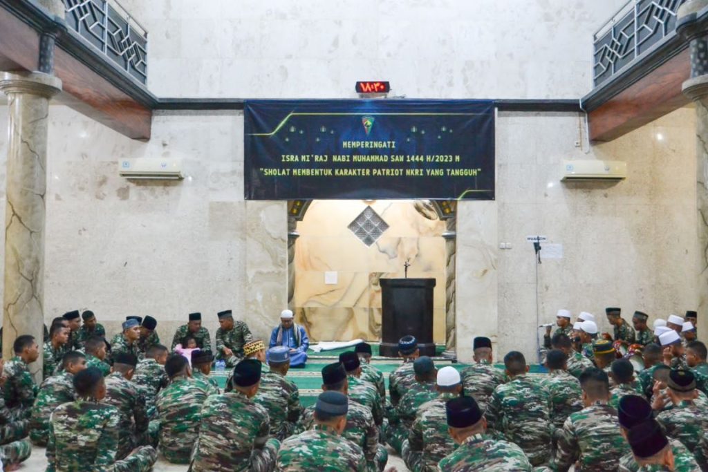 Memperingati Peristiwa Isra Mi'raj di Satuan Yonzipur 10 Kostrad ...